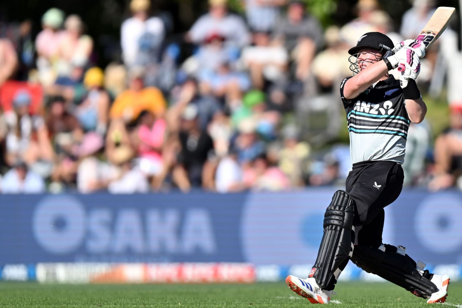 Tim Seifert smacks four sixes off a Shaheen Afridi over in NZ vs PAK ...