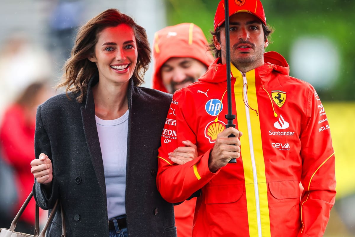 Carlos Sainz's girlfriend Rebecca Donaldson reacts to Alexandra Saint ...
