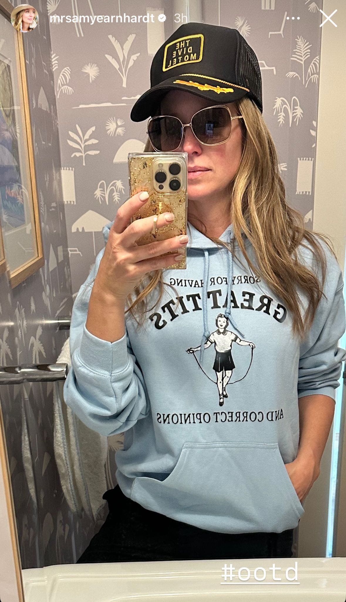 $300M-worth Dale Jr.'s wife Amy Earnhardt makes bold hoodie statement ...
