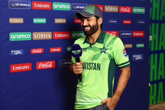 Former Pakistan batter nearly falls off chair laughing at Muhammad ...