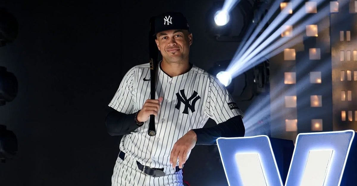 Who are Giancarlo Stanton's parents, Mike Stanton and Jacinta Garay?
