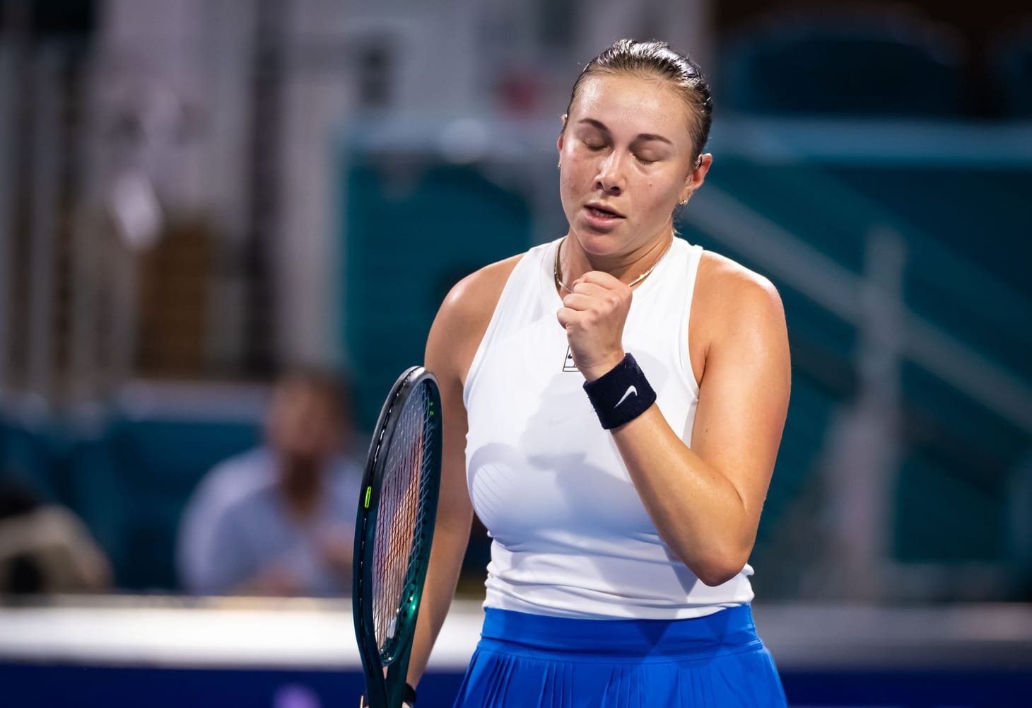 "Makes Amanda Anisimova look worse" - Fans react to American's ...