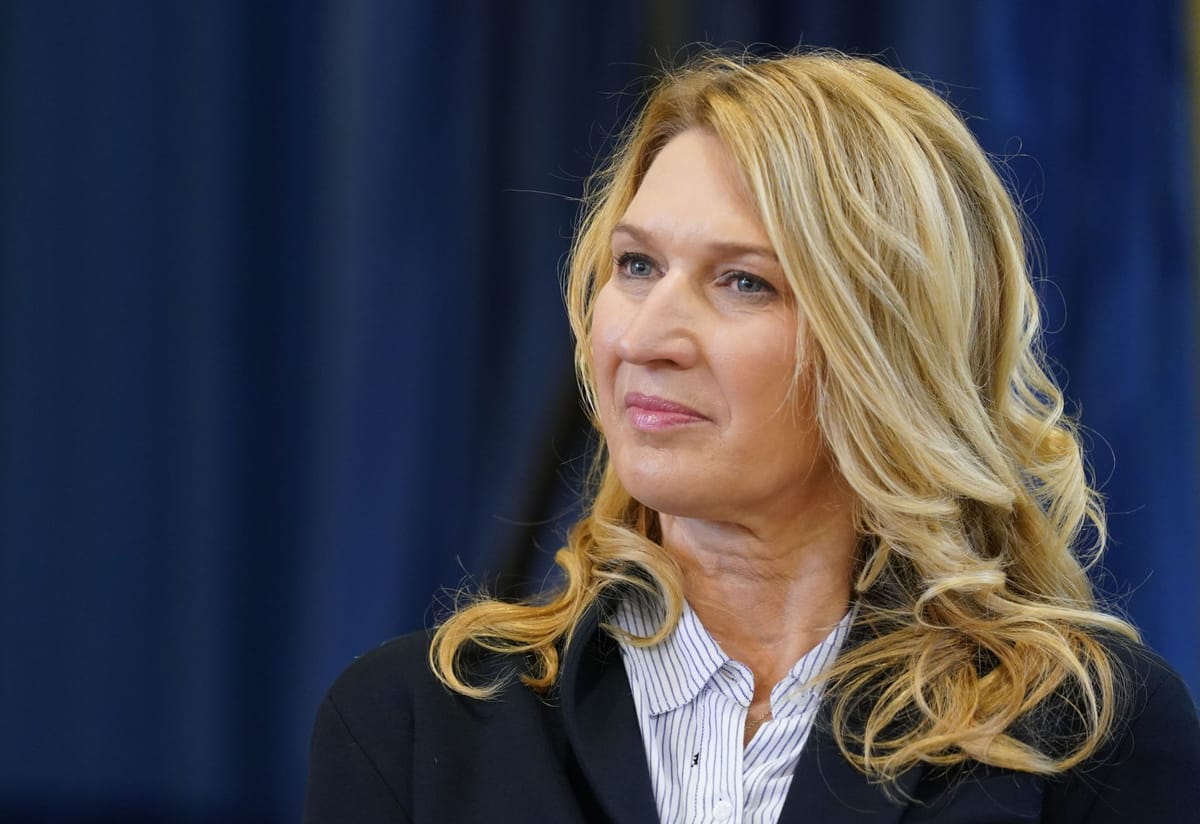 Steffi Graf gets word of advice from Serena Williams' ex-coach Rennae ...