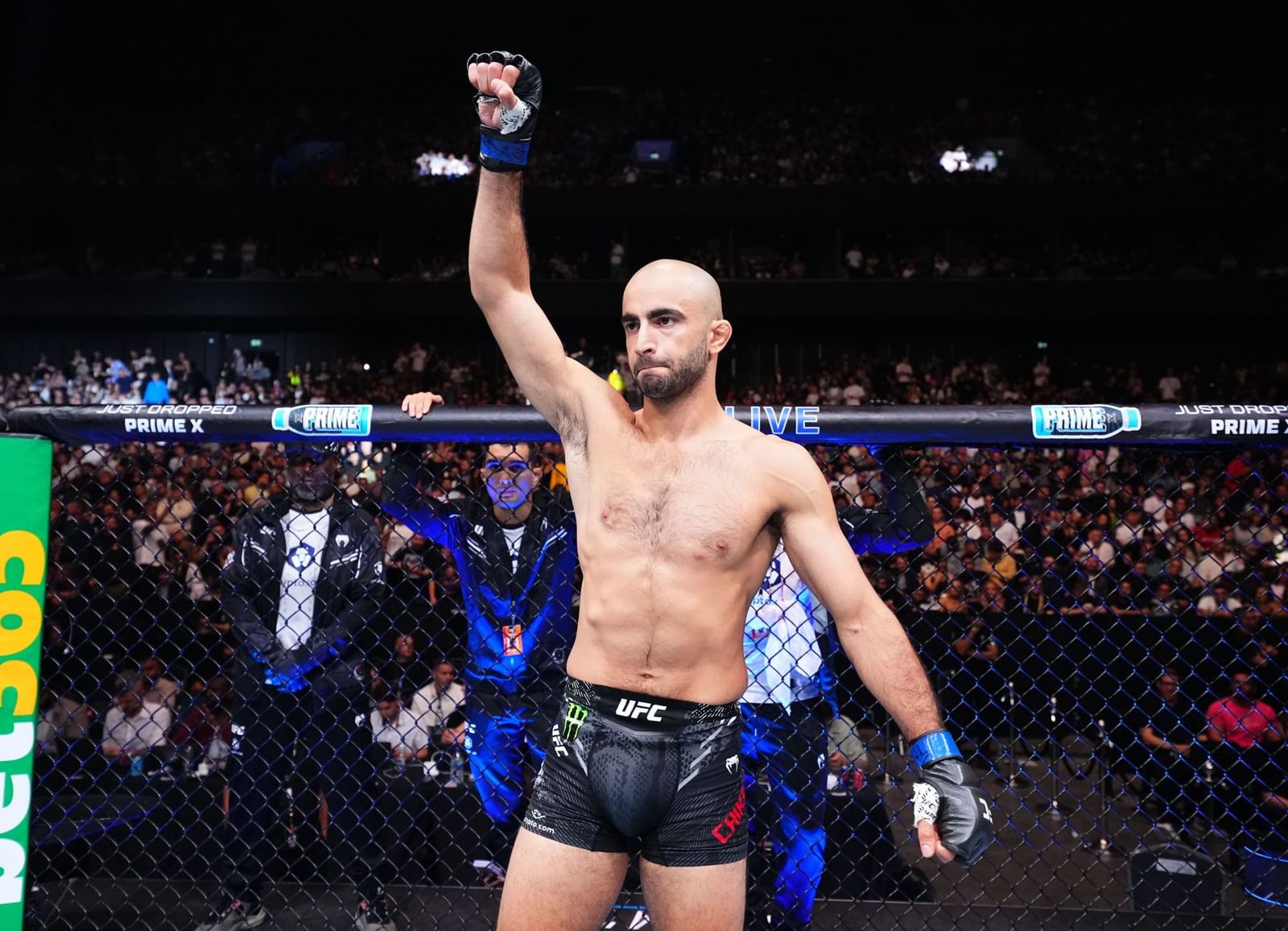 What is Giga Chikadze’s Record?