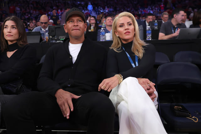 Alex Rodriguez's girlfriend Jaclyn Cordeiro serves glam in luxe Dolce ...