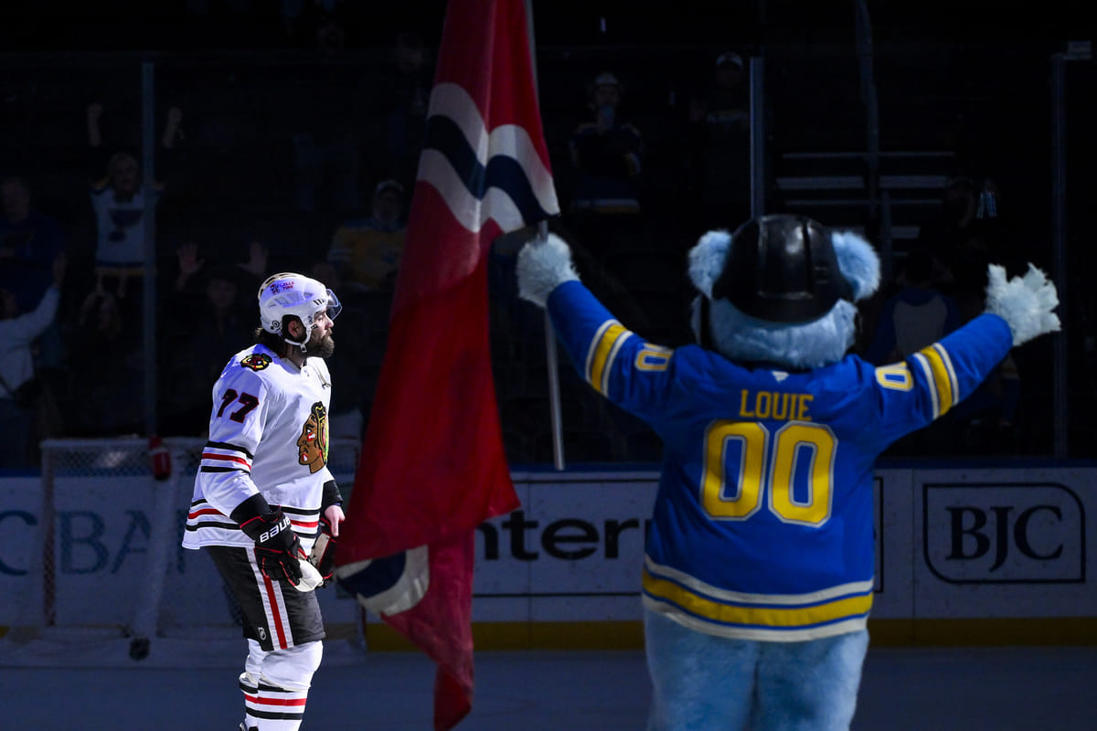 Boston Bruins' David Pastrnak celebrates Patrick Maroon's retirement ...