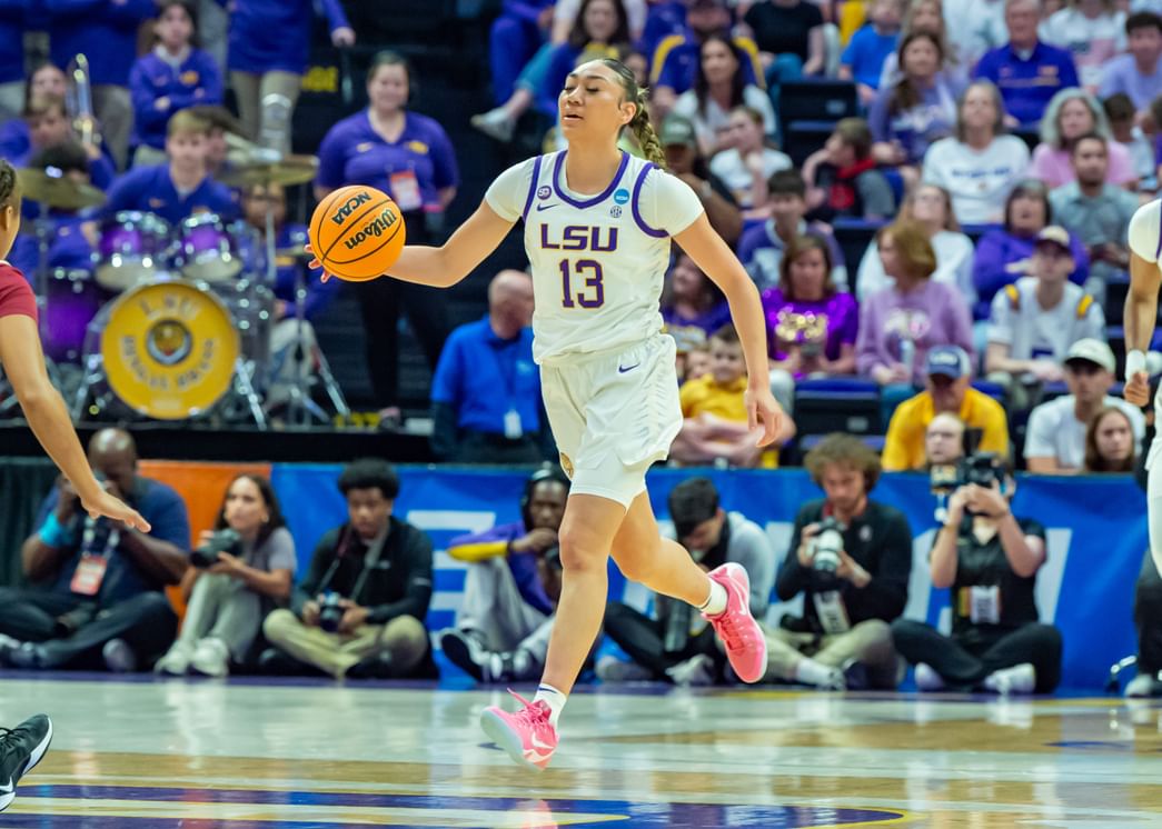 LSU's Mikaylah Williams drops 3-word reaction as teammate Sa'myah Smith ...