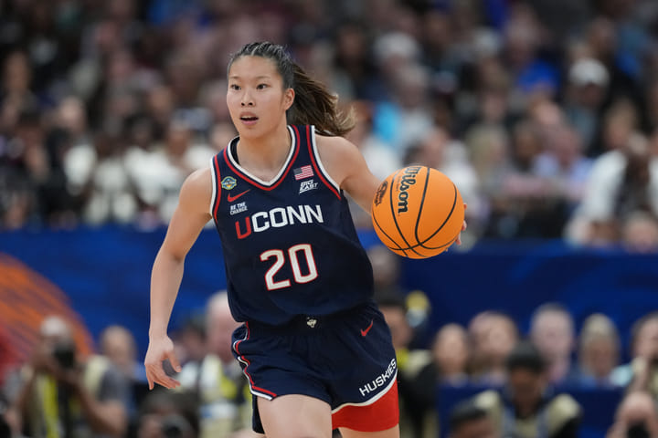 What is Kaitlyn Chen's ethnicity? Closer look at UConn star's family ...