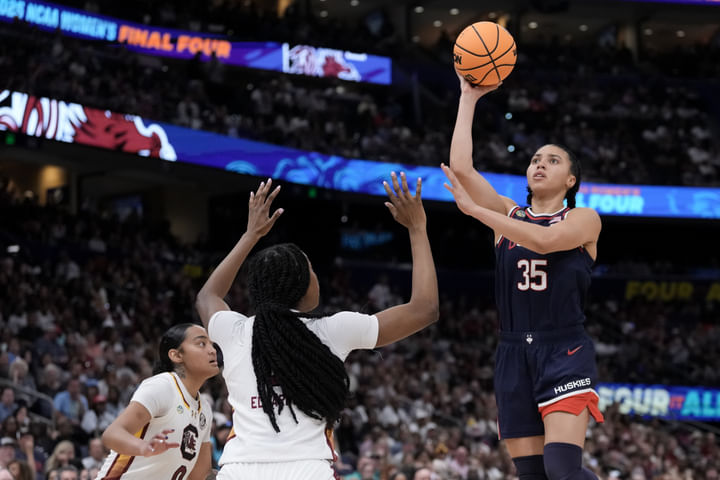 How did Azzi Fudd’s dad train her using saran wrap? Know more about ...