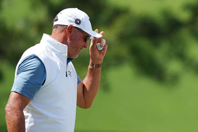 Phil Mickelson sends Rory McIlroy a message after his 'amazing' 2025 ...
