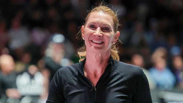 Steffi Graf shares rare glimpse of holding the tennis racket again ...