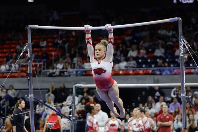 Joscelyn Roberson reacts to qualifying for NCAA Championships despite ...