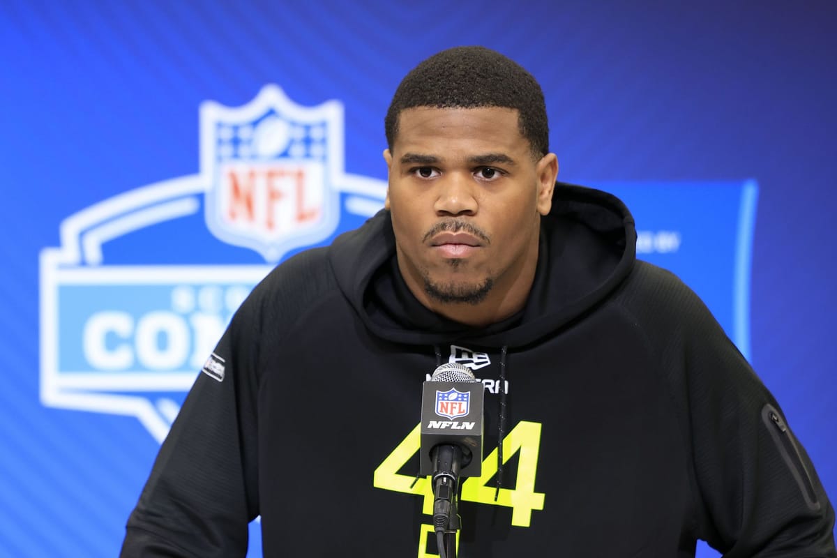 Jaylon Smith urges Giants to pick Shedeur Sanders: "They need to ensure ...