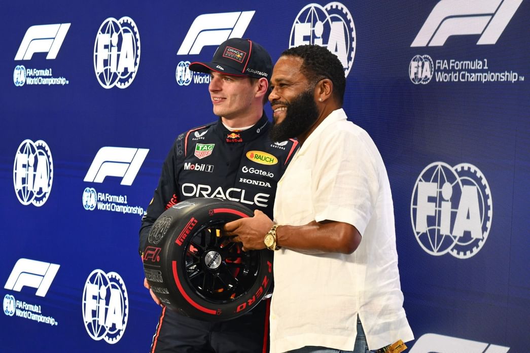 Watch: Yuki Tsunoda gives Max Verstappen a distant tow on his final push lap in the F1 Saudi ...