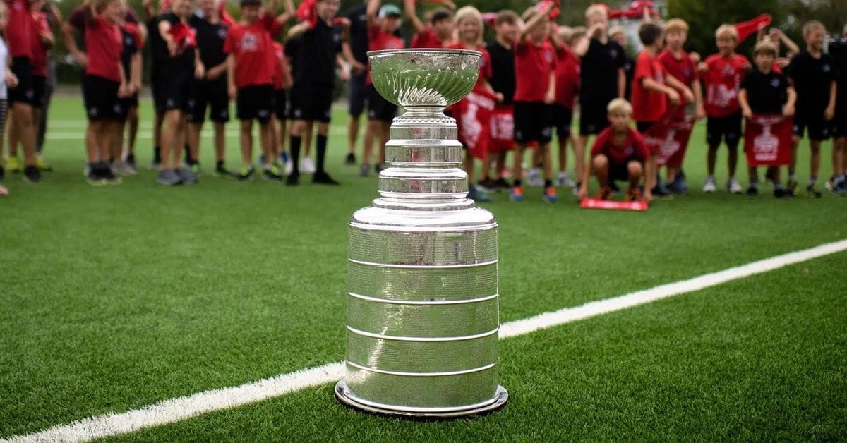 What is the actual size of the Stanley Cup trophy?