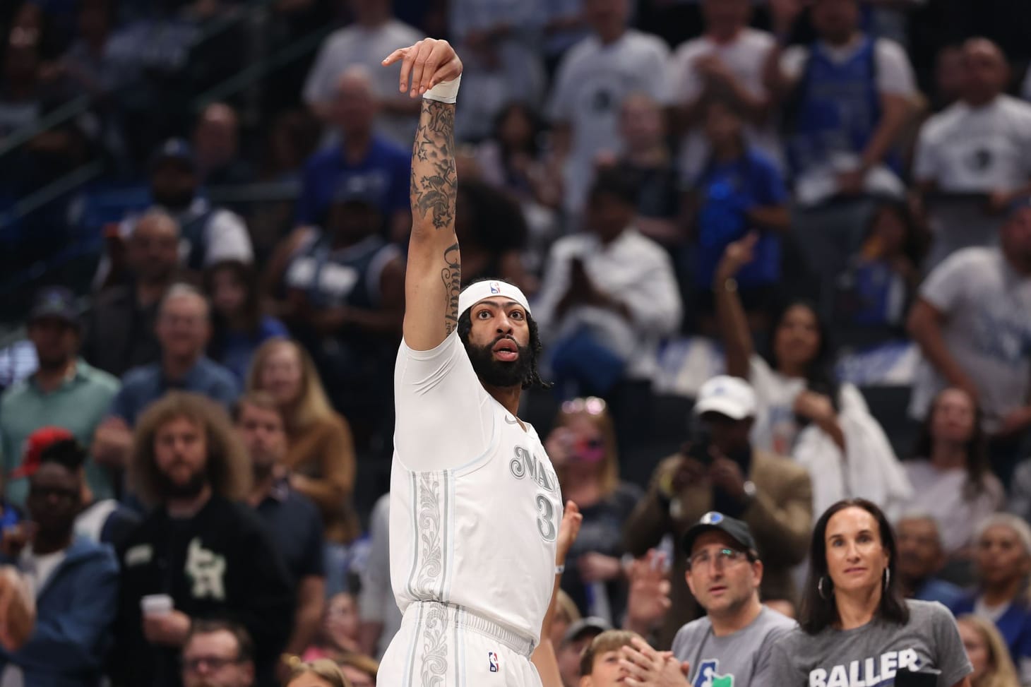 Who are Anthony Davis Siblings? Meet his twin sister Antoinette and ...