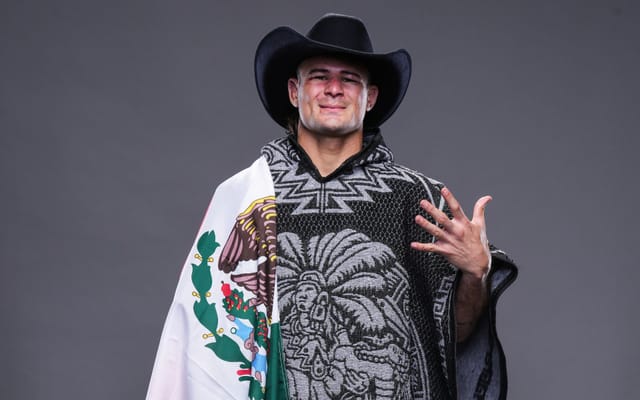 Why does Diego Lopes carry a Mexican flag and speak Spanish? Explaining ...