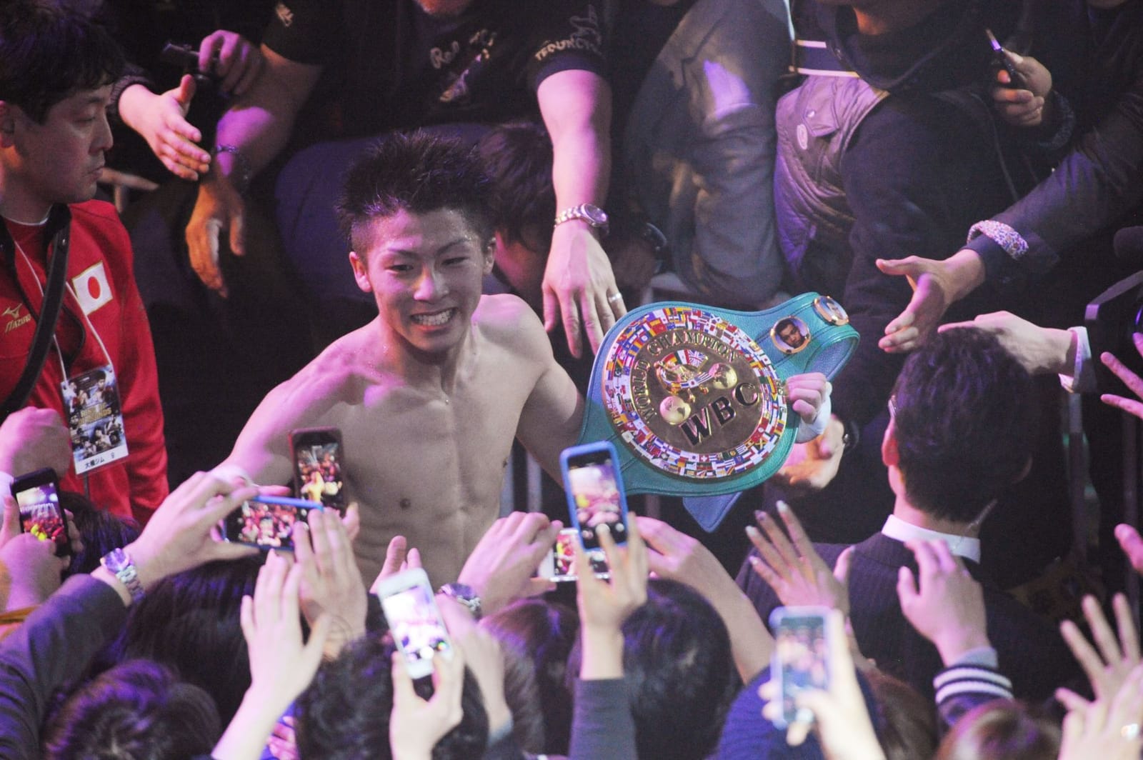 What belts does Naoya Inoue have?