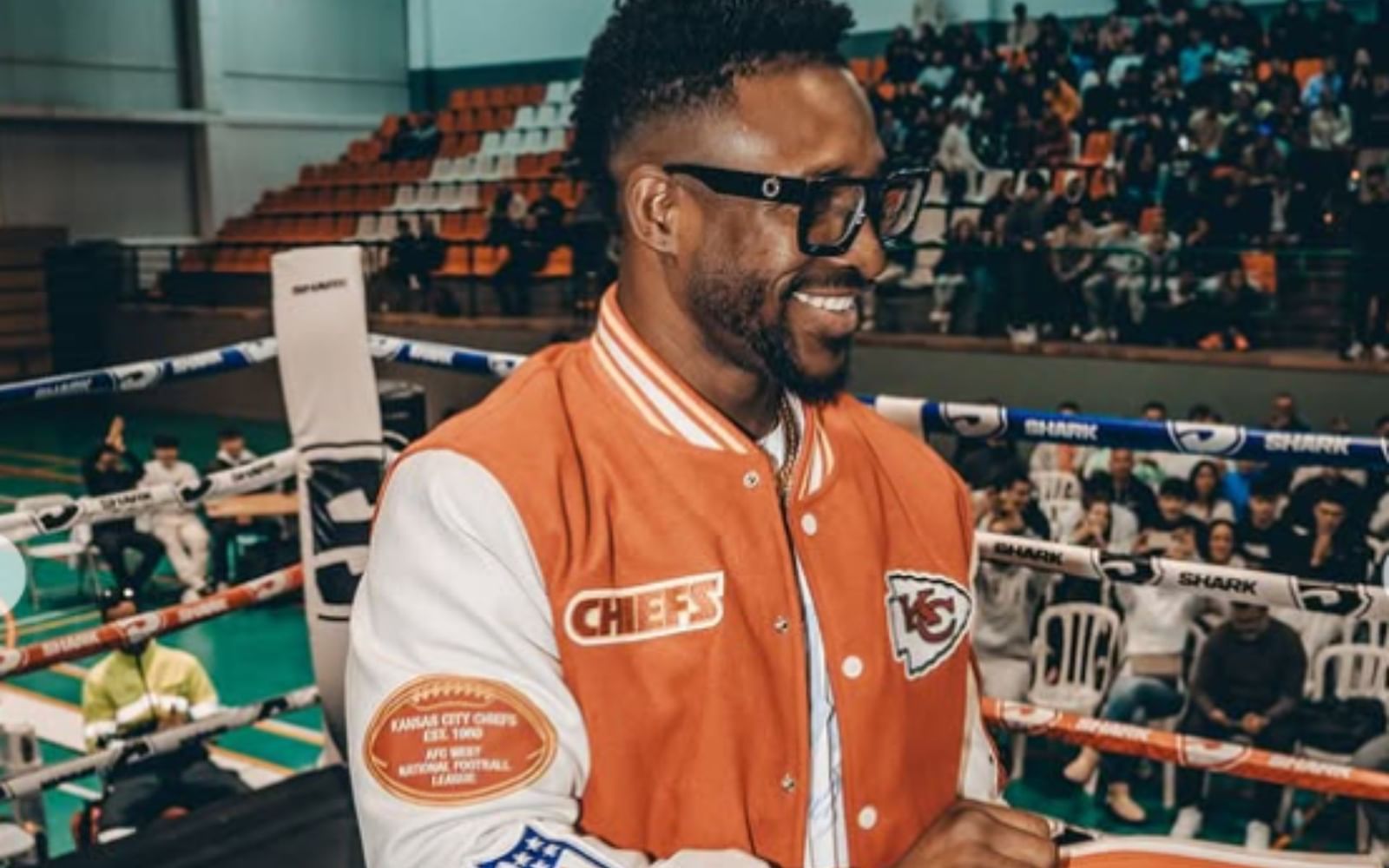 What is the fighting style of William Scull?