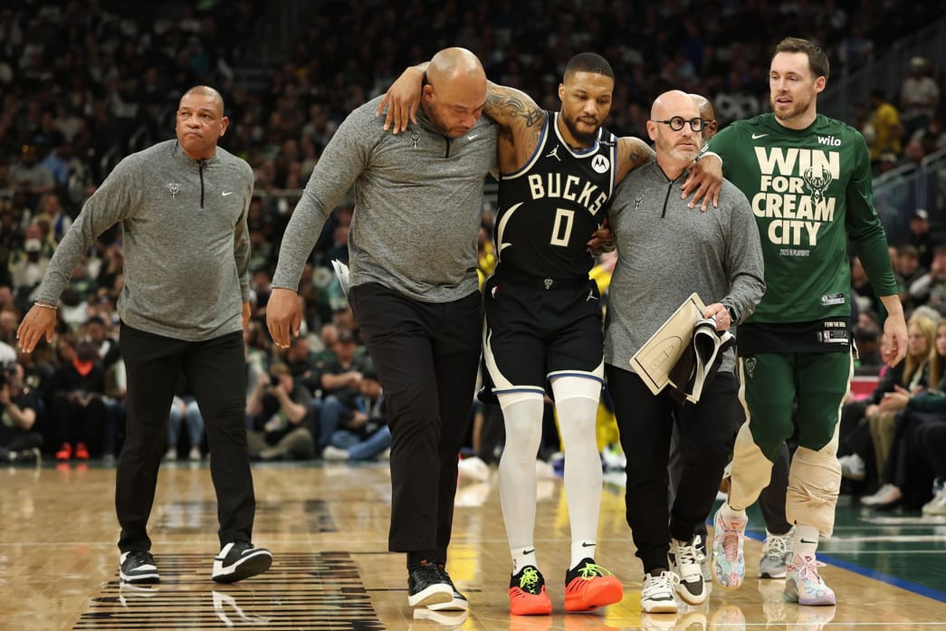 What happened to Damian Lillard in Game 4? Bucks suffer colossal injury ...