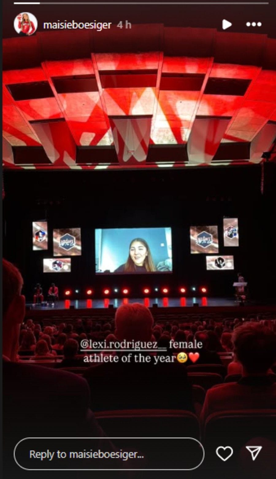 Nebraska Volleyball's Harper Murray and Maisie Boesiger react to Lexi ...