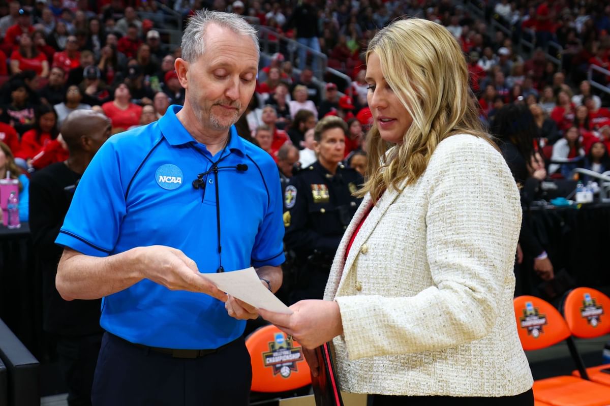 Allie Sczech officially signing for Nebraska Volleyball draws reactions from Harper Murray, Andi ...