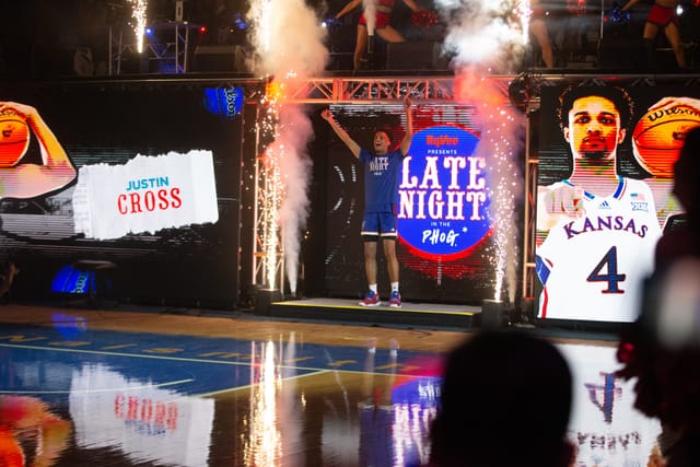 Hunter Dickinson, Rylen Griffen show love as Kansas standout Justin ...
