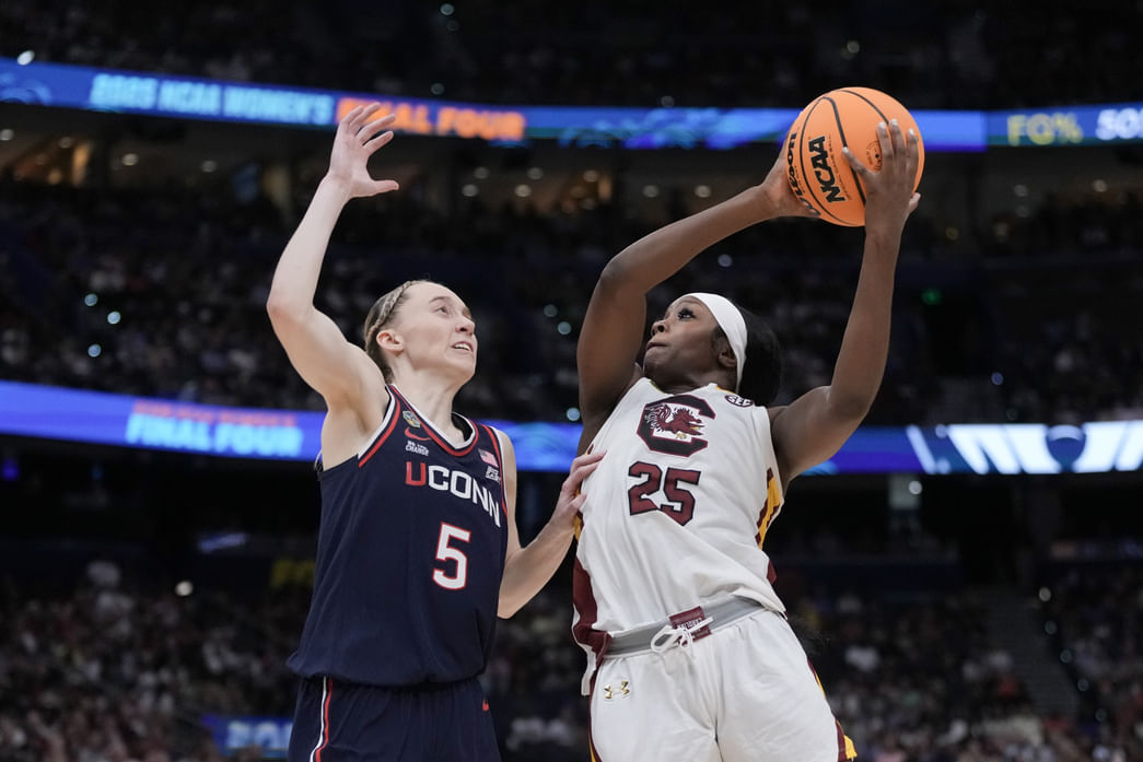 Raven Johnson: Gamecocks’ Raven Johnson flexes special plaque and ring ...
