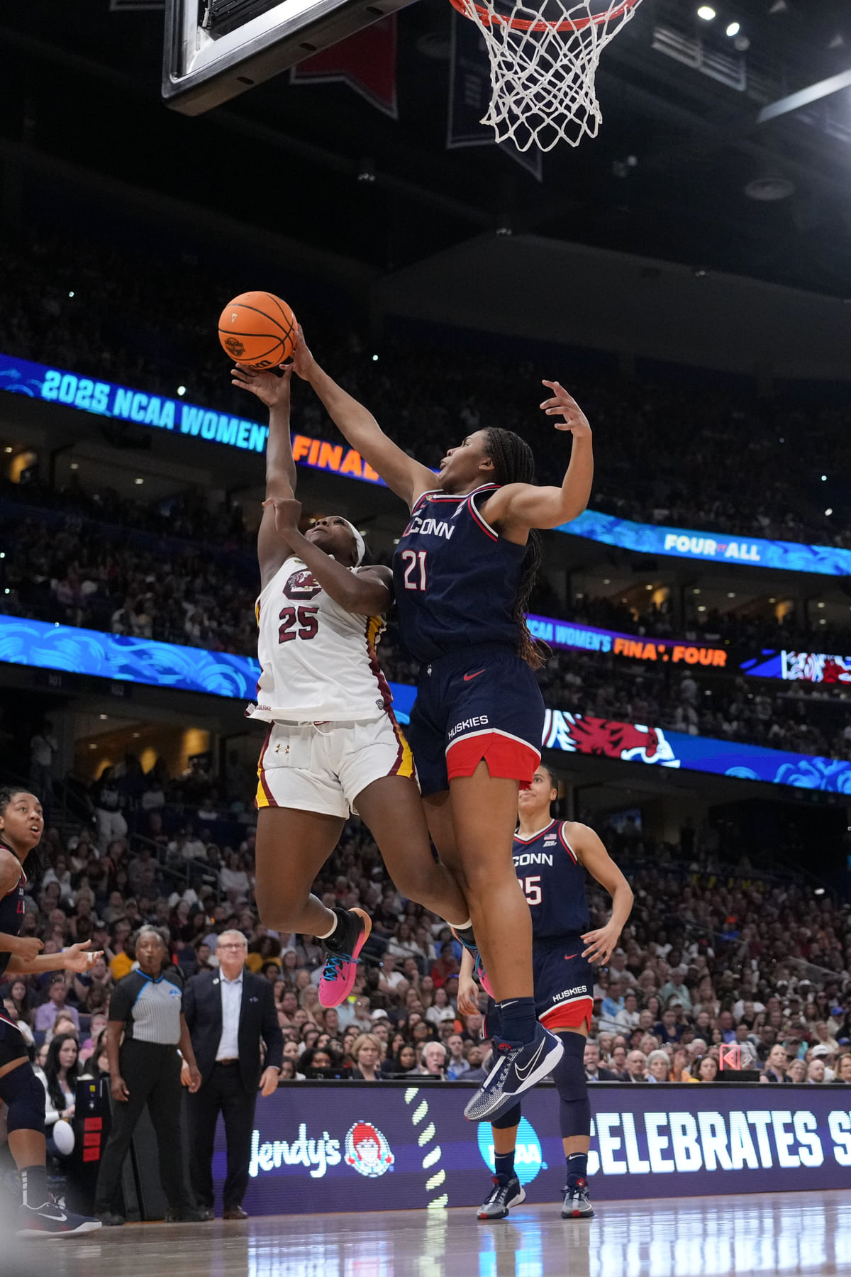 UConn’s Sarah Strong shows off her strength for USA 3x3 vs Spain ...