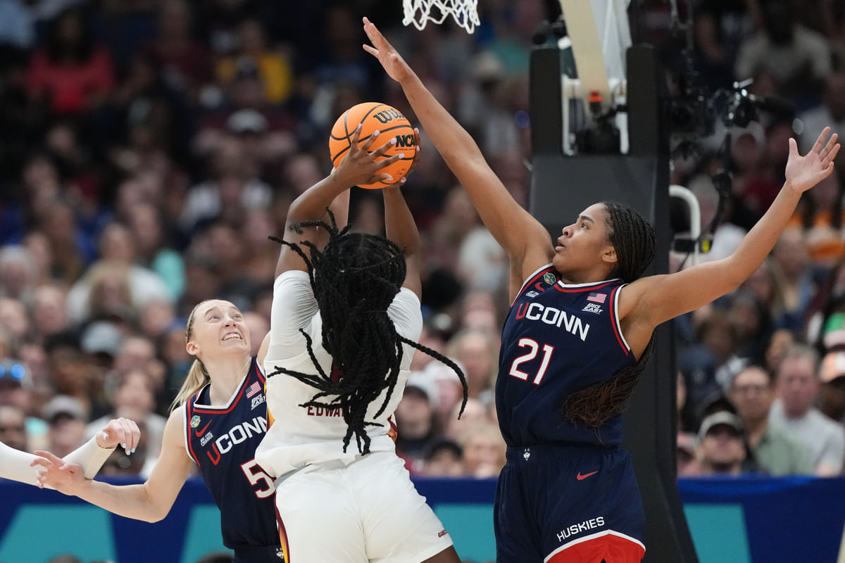 UConn’s Sarah Strong shows off her strength for USA 3x3 vs Spain ...