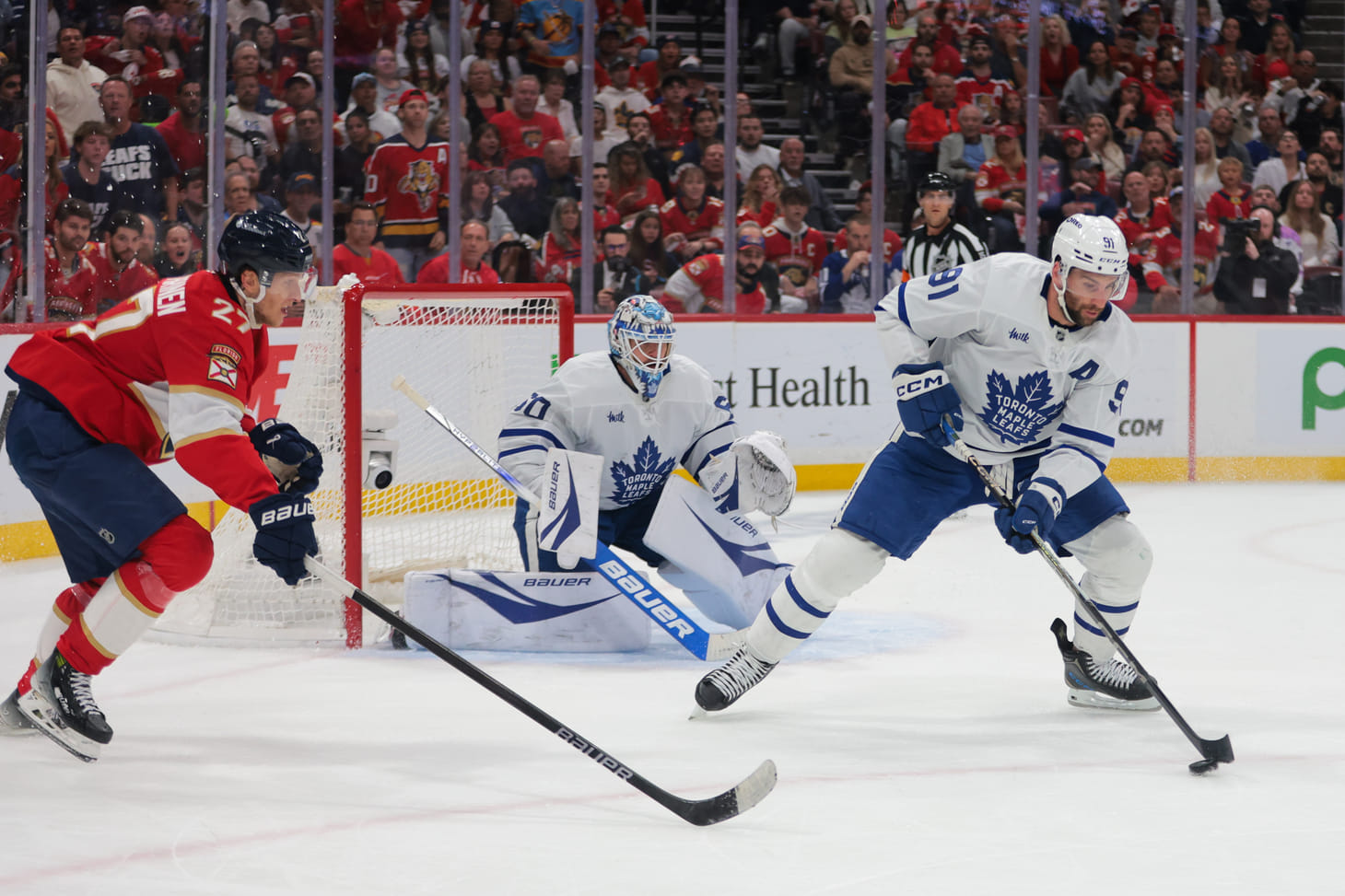 NHL insider believes Matthew Knies 'targeting' $7M AAV, drops latest on ...