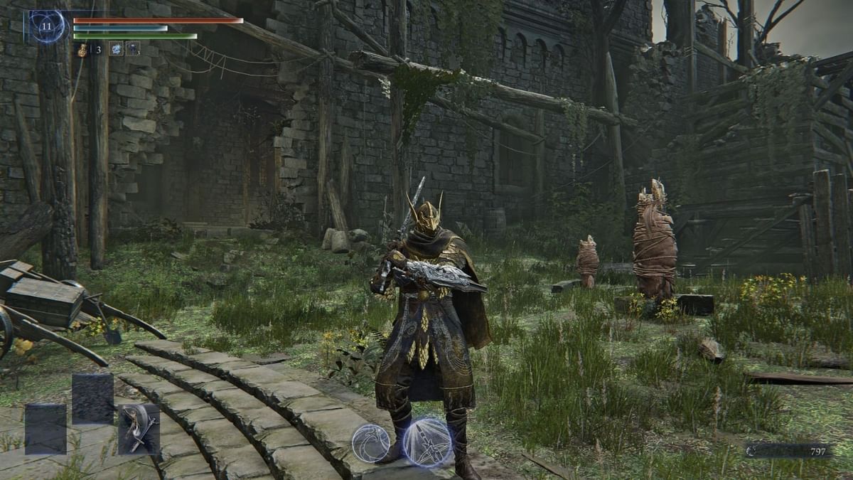 How to two-hand weapons in Elden Ring Nightreign