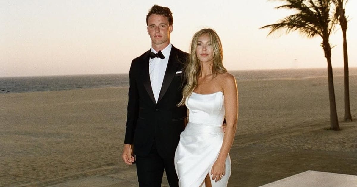 Who is Jake Oettinger's wife, Kennedi Oettinger?