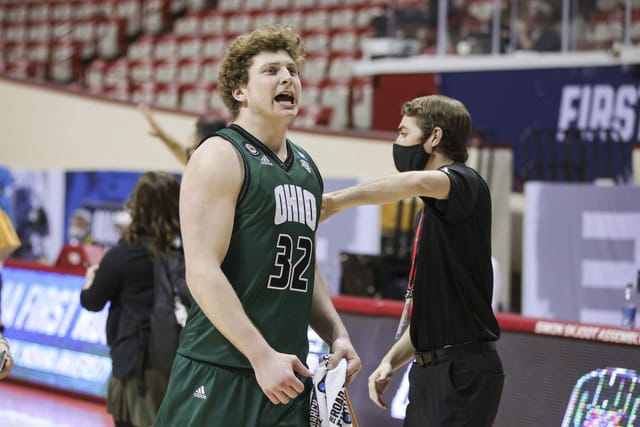 Former college basketball big man-turned-tight end Colin Granger gets ...