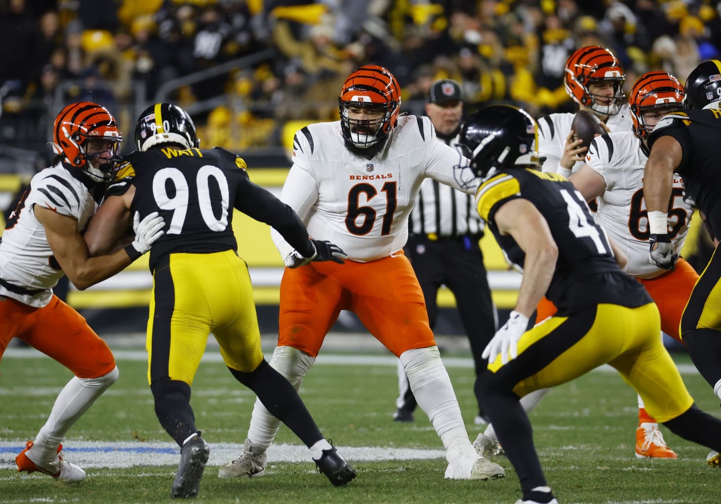 Thursday Night Football Schedule 2025-26 | Dates, Time & Highlights TV ...