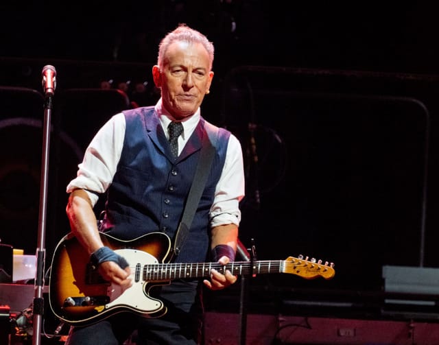 Did Bruce Springsteen get booed off the stage in Atlanta amid anti ...