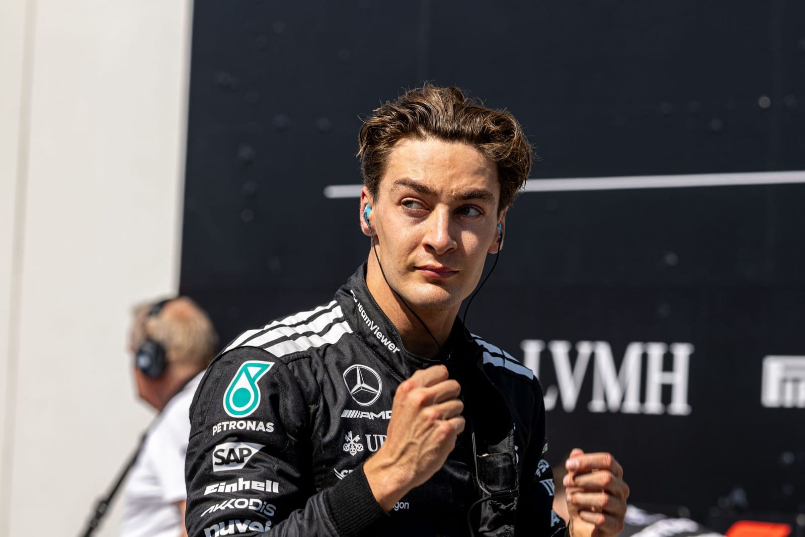 Watch: Kimi Antonelli's father pulls George Russell into a hug after ...