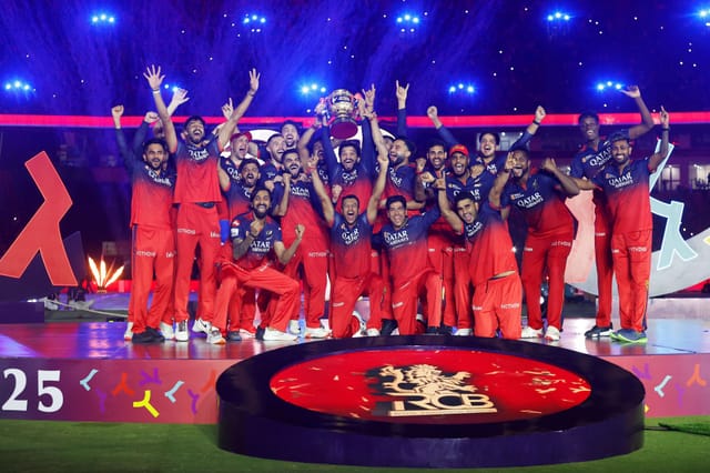 RCB team arrives in Bengaluru to loud cheers after winning IPL 2025 [Watch]