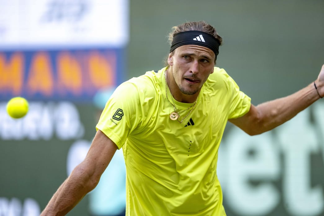 "Alexander Zverev should announce his retirement" - Fans slam German ...