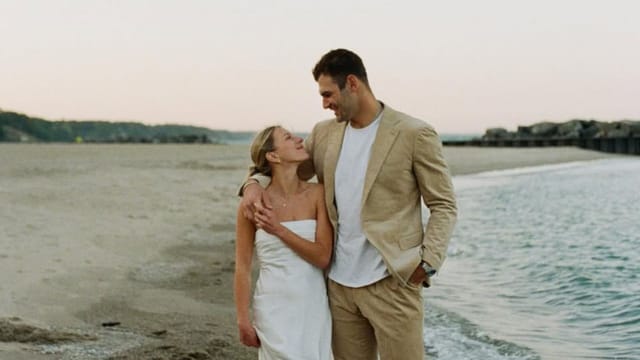 Bears TE Cole Kmet gets married to longtime girlfriend Emily Jarosz [In ...