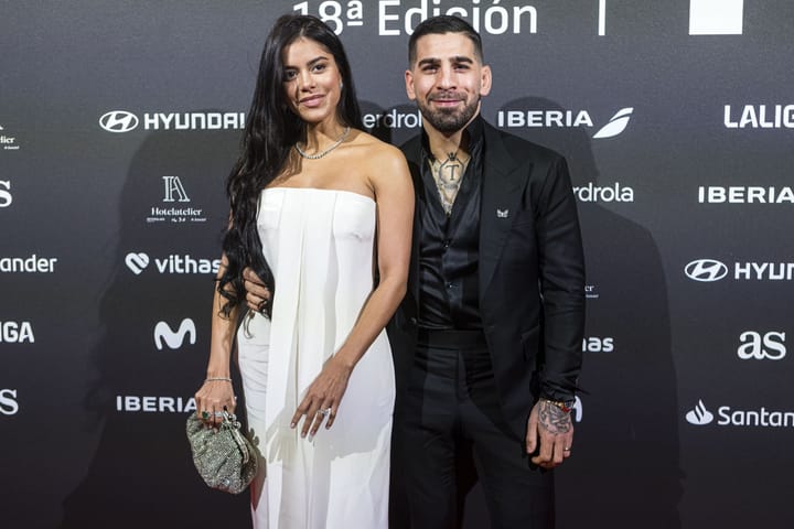 Who is Ilia Topuria's girlfriend?