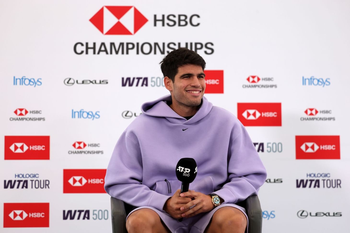 "Carlos Alcaraz is in love" - Fans go wild over Spaniard's glowing ...