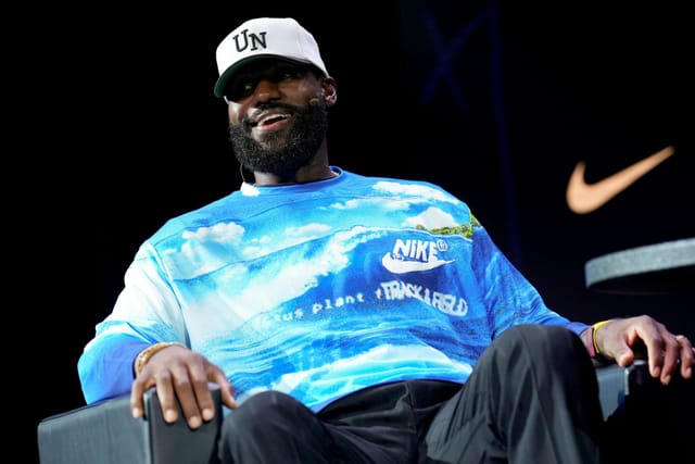 LeBron James: "Talking to him right now": ESPN announcers poke fun at ...