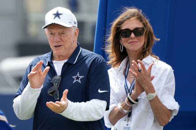 Jerry Jones' daughter Charlotte reacts as Cowboys, Texans and NFL ...