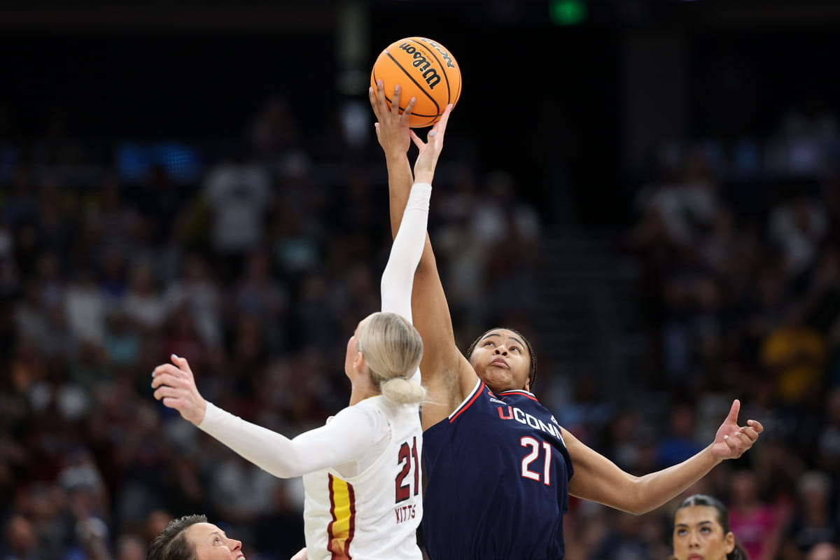 Analyst compares Sarah Strong to Maya Moore amid rising competition ...
