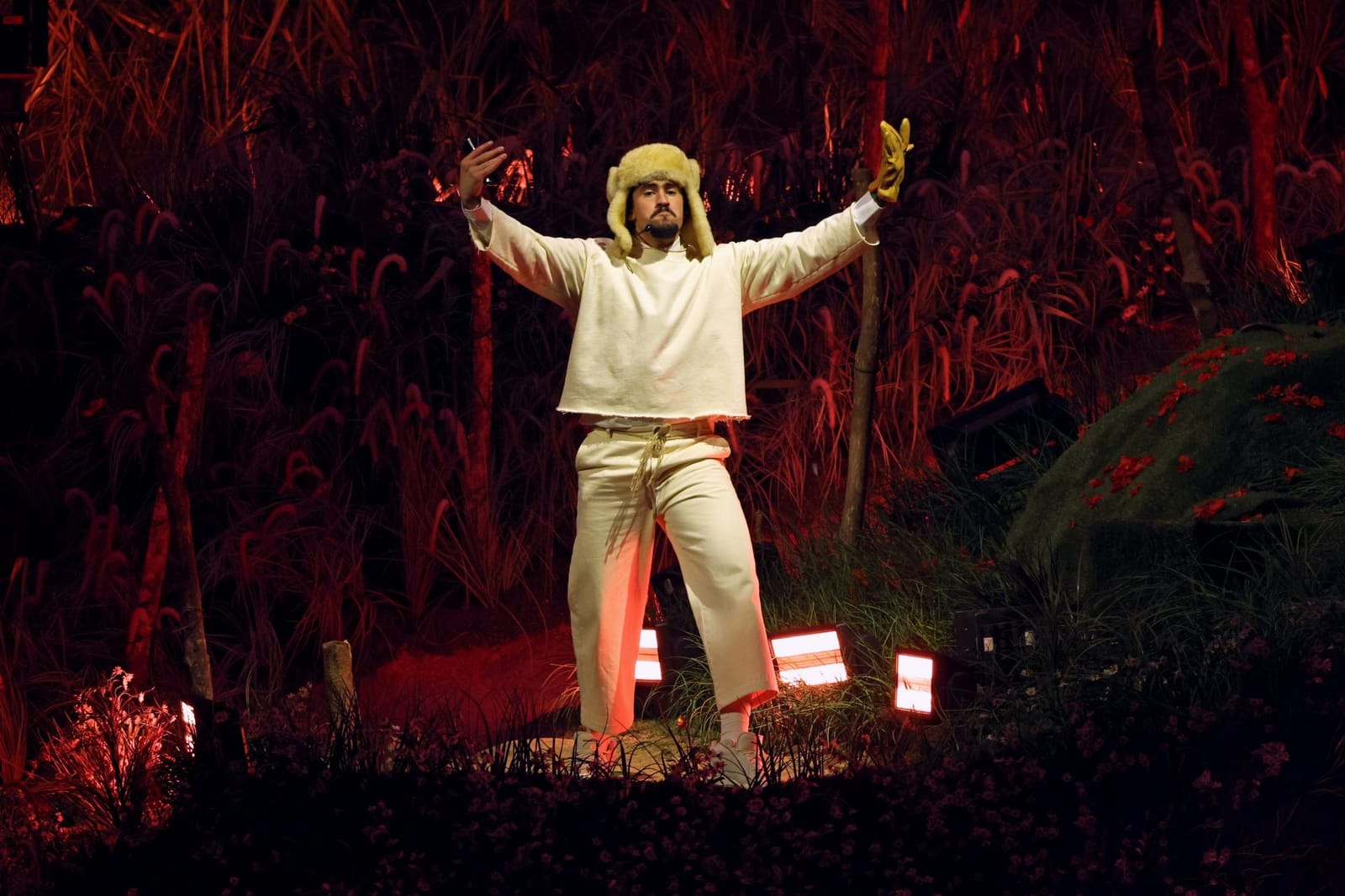 “Oh he wants to compete with Justin”— Netizens react as Bad Bunny ...