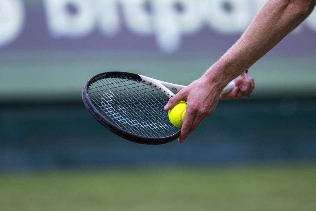 What tennis racket is Jannik Sinner using at Wimbledon 2025? All you ...