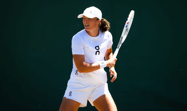 What tennis racket is Iga Swiatek using at Wimbledon 2025? All you need ...