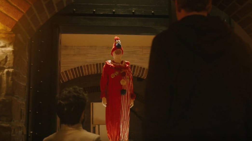 What are the different serial killer trophies featured in the 3D tour ...