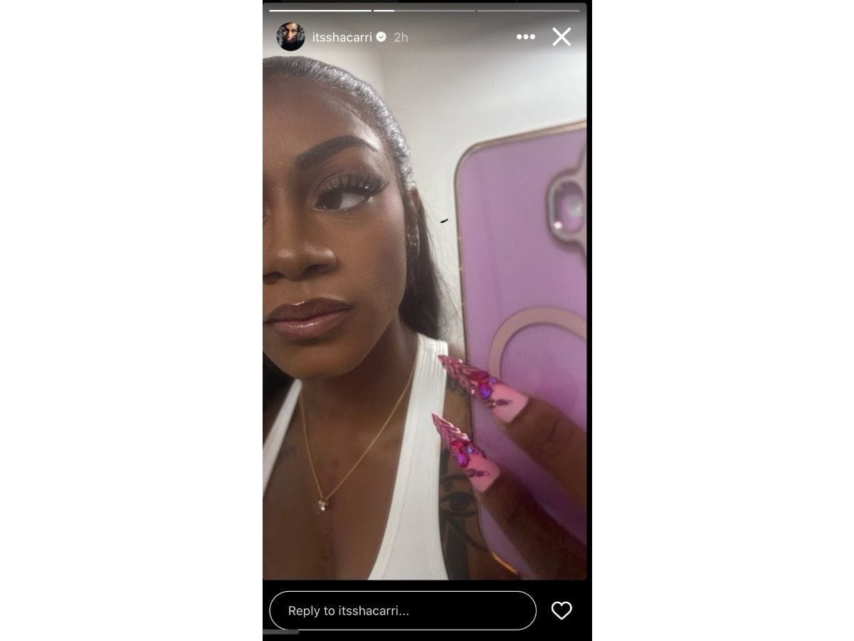 Sha'Carri Richardson flaunts new nails in mirror selfie days after ...